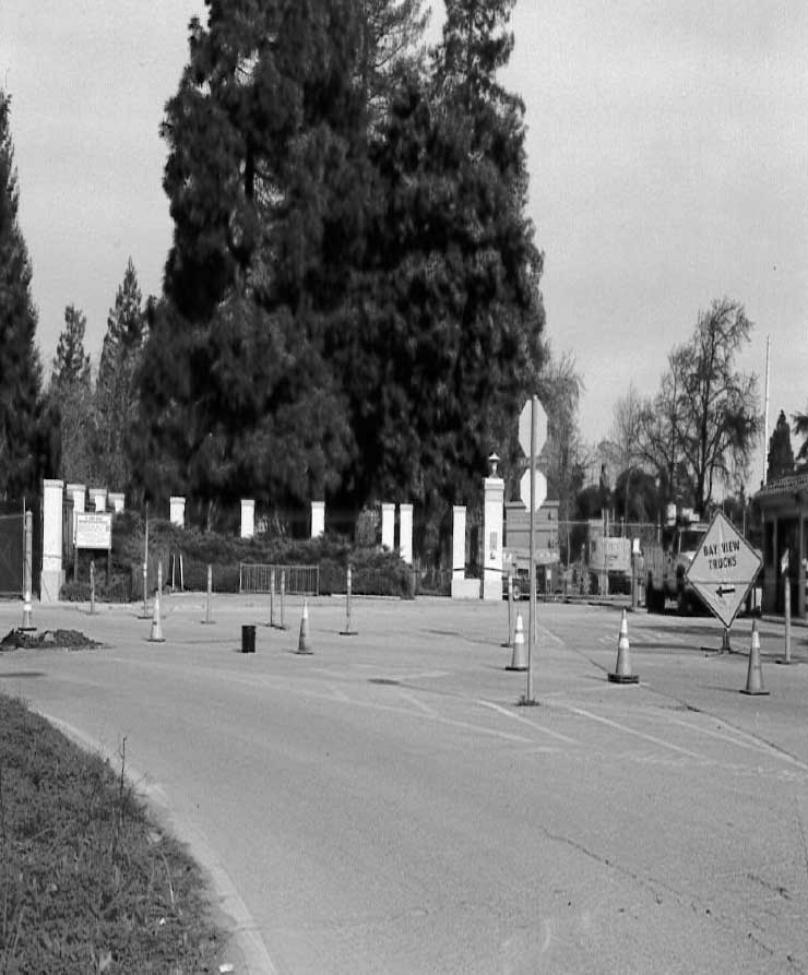 NASA ARC: HABS, Moffett Blvd. Entry Gates
